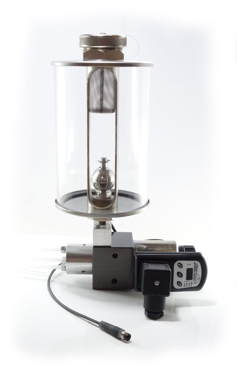 Dose oiler for central lubrication and chain lubrication